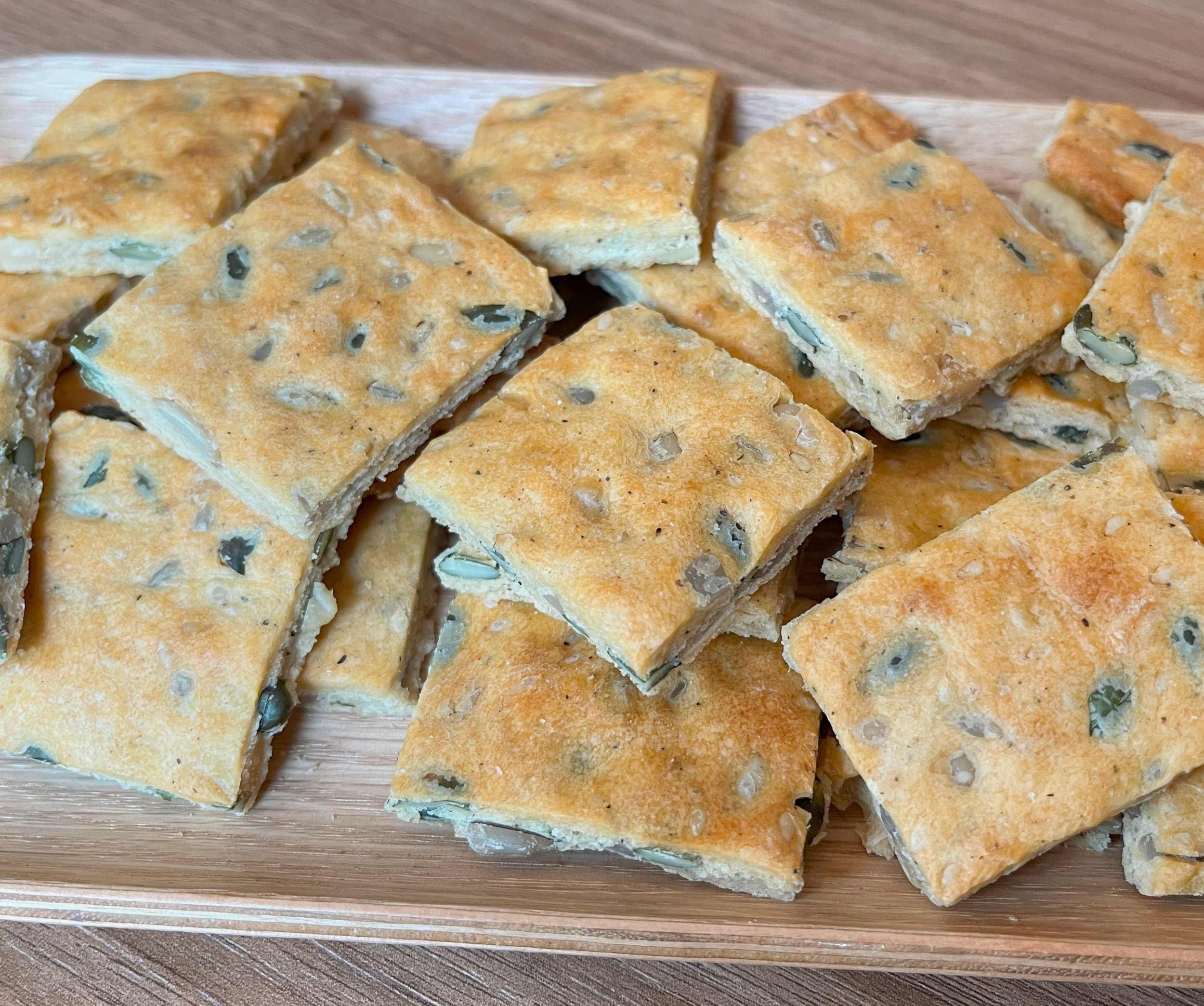 Homemade crackers - Yusto